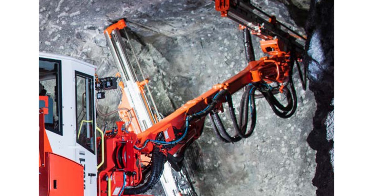 Telescopic feed conversion for tunneling drills